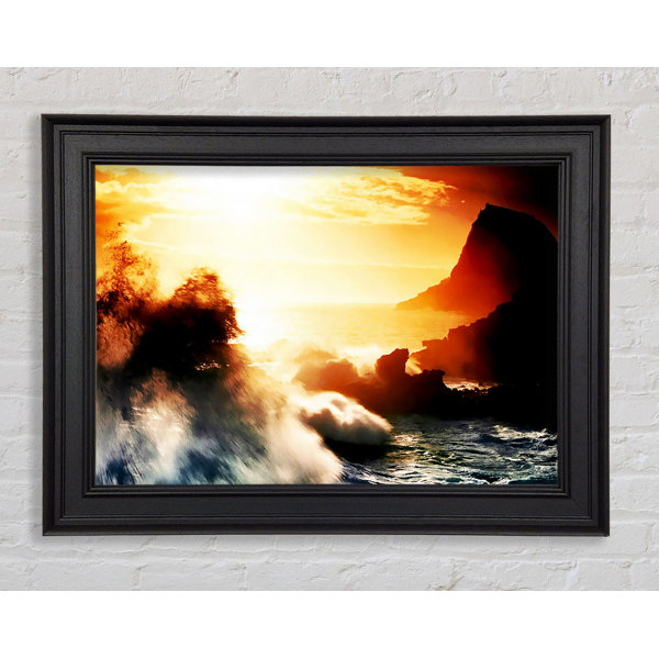 Haus am Meer Clash Of The Sunset Waves Gerahmter Druck | Wayfair.de